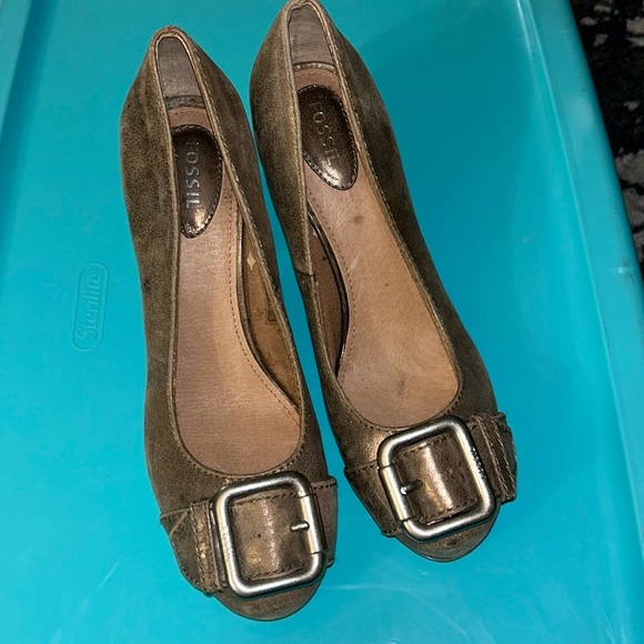 Fossil | Shoes | Fossil Chunky Gold Heels Preloved | Poshmark
